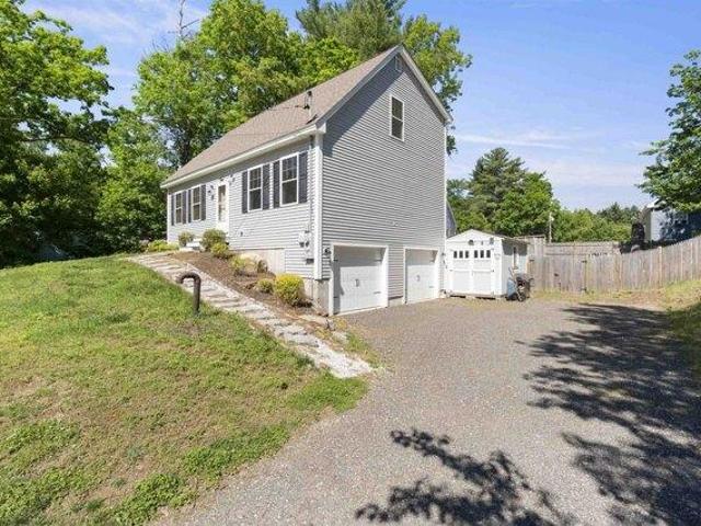 house with 3 bedroom, Raymond NH DS104114063
