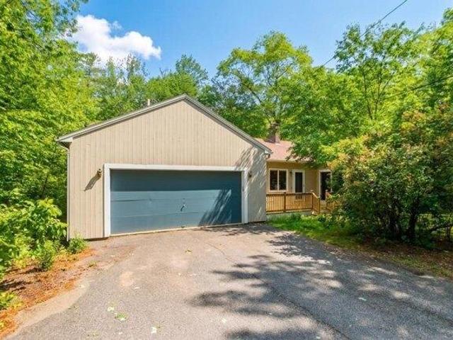 house with 3 bedroom, Raymond NH ES104044117