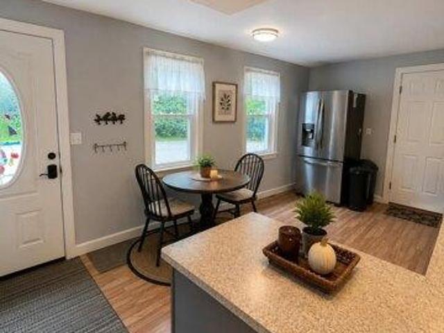 house with 3 bedroom, Raymond NH ES104115442
