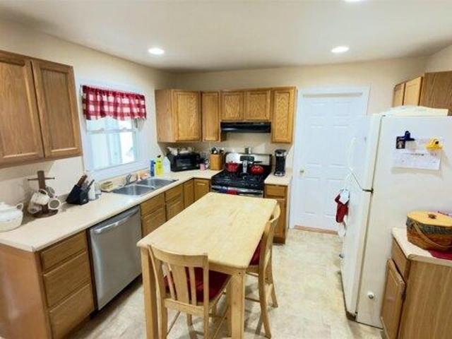 house with 3 bedroom, Raymond NH ES104113930