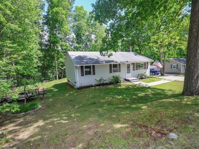 house with 3 bedroom, Raymond NH ES104265140