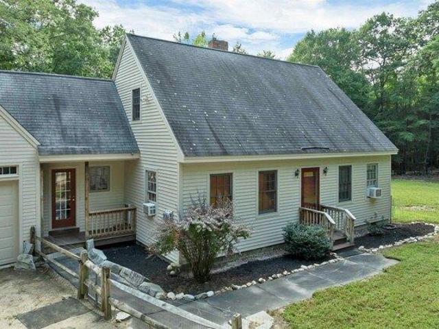 house with 3 bedroom, Raymond NH ES105114744