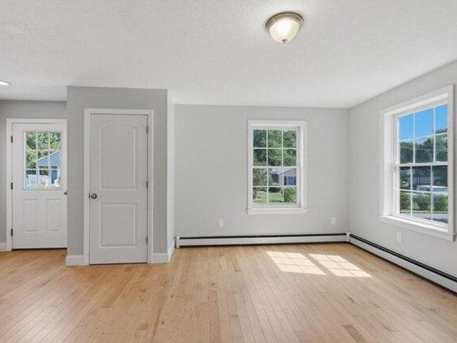 house with 3 bedroom, Raymond NH ES105122550