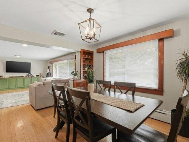 house with 3 bedroom, Raynham MA ES105126935