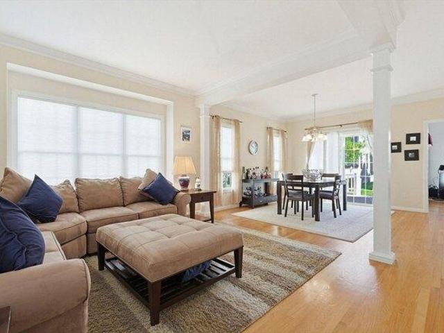 house with 3 bedroom, Raynham MA ES105230365