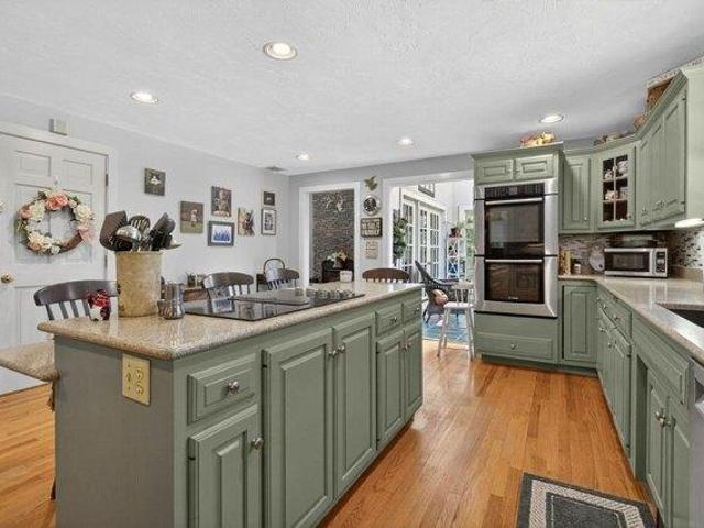 house with 3 bedroom, Raynham MA ES103493612