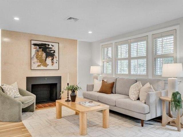 house with 3 bedroom, Reading MA DLS102445265