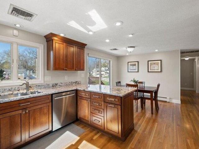 house with 3 bedroom, Reading MA DLS103125873