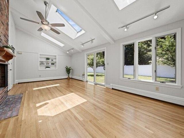 house with 3 bedroom, Reading MA DS104112291