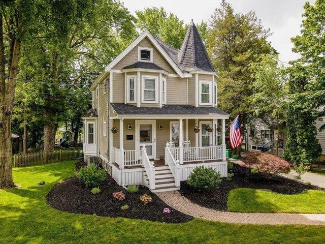 house with 3 bedroom, Reading MA DS104351680