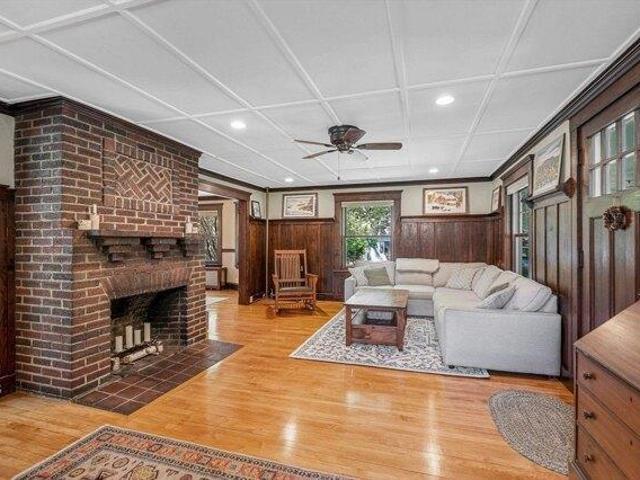 house with 3 bedroom, Reading MA ES104042060