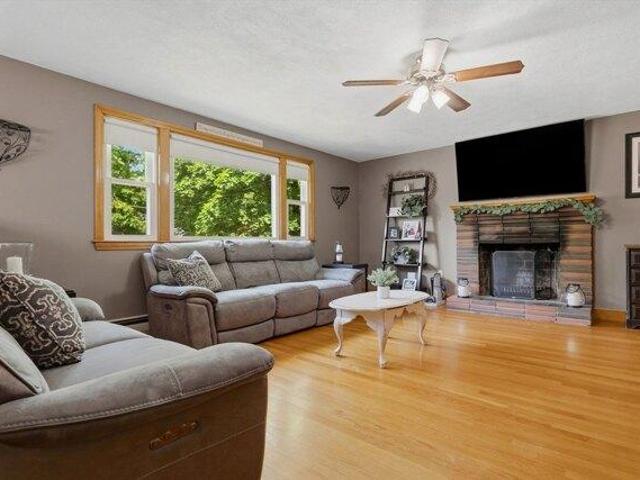house with 3 bedroom, Reading MA ES104791845