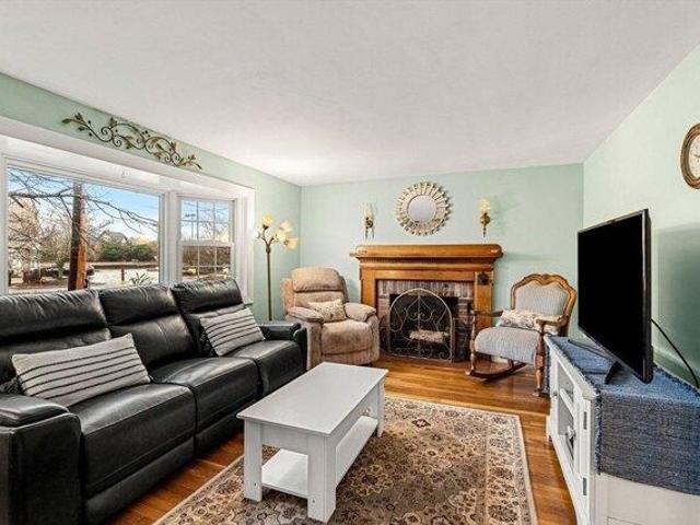 house with 3 bedroom, Reading MA ES102825966