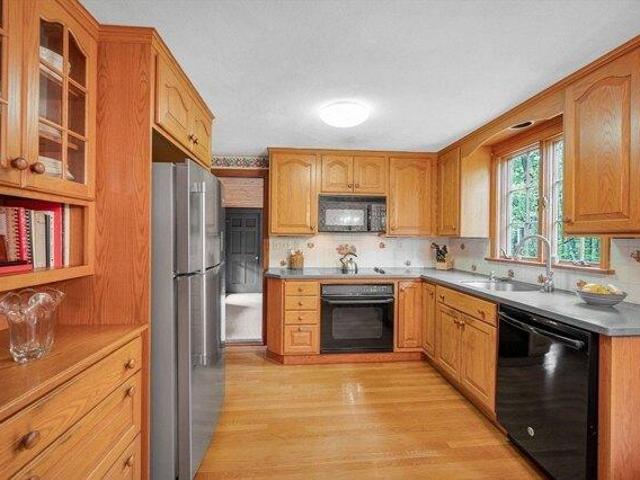 house with 3 bedroom, Reading MA ES103808927