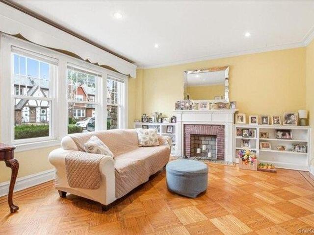 house with 3 bedroom, Rego Park NY ES105204060