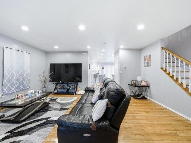 house with 3 bedroom, Revere MA DLS103099313