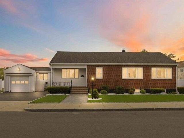 house with 3 bedroom, Revere MA DS102800917