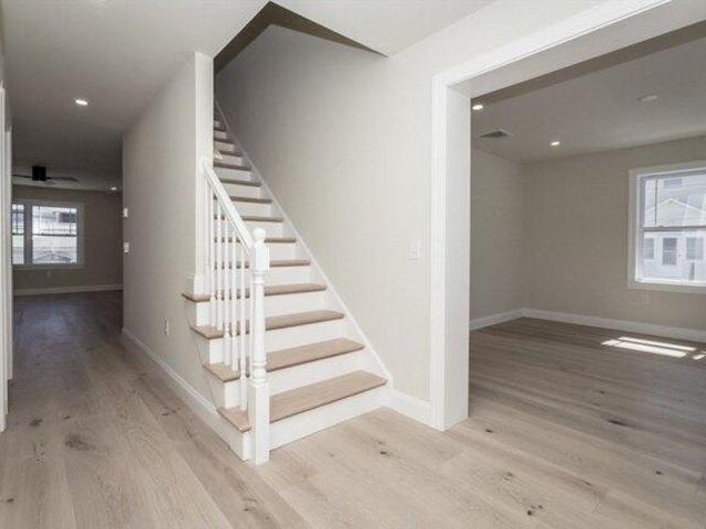 house with 3 bedroom, Revere MA ES103807005