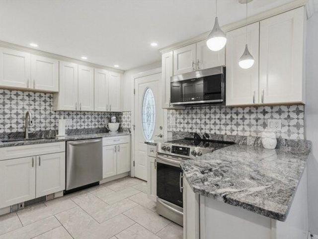 house with 3 bedroom, Revere MA ES103809141