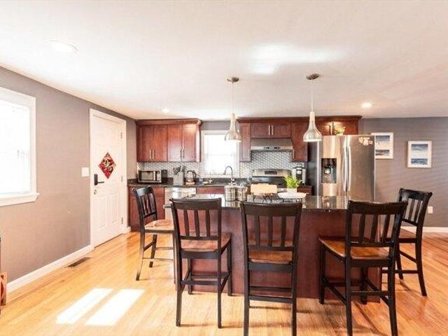 house with 3 bedroom, Revere MA ES103070261