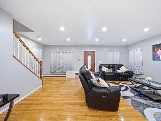 house with 3 bedroom, Revere MA ES103099313