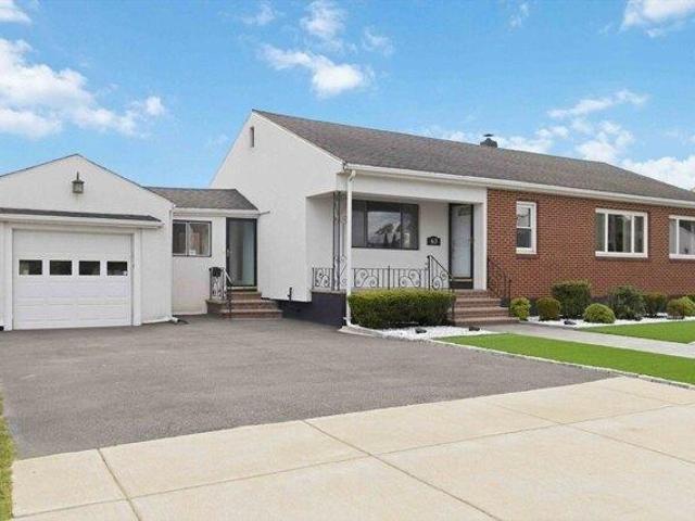 house with 3 bedroom, Revere MA ES104045441