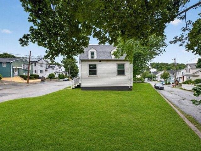house with 3 bedroom, Revere MA ES105080091