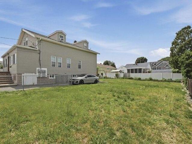 house with 3 bedroom, Revere MA ES105082913
