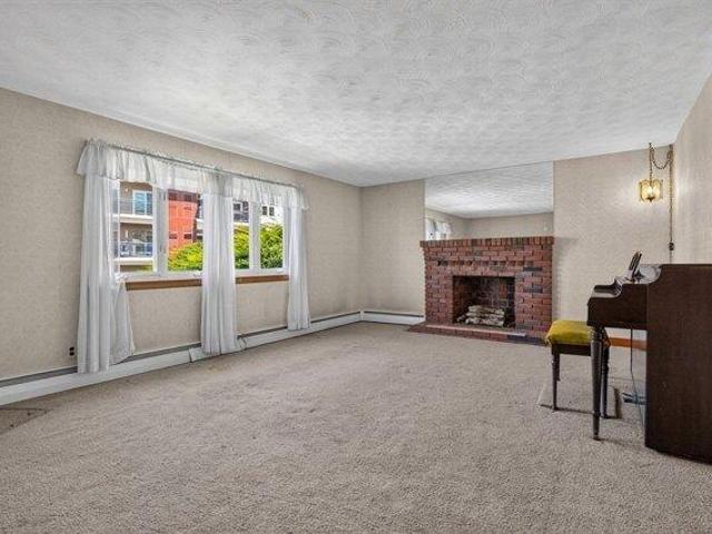 house with 3 bedroom, Revere MA ES105093082