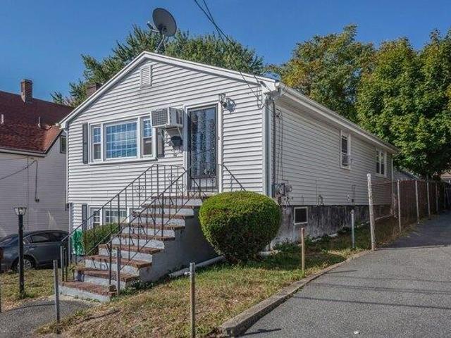 house with 3 bedroom, Revere MA ES105114772