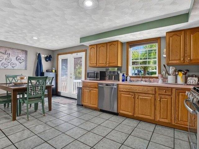 house with 3 bedroom, Revere MA ES105144094