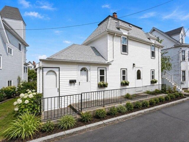 house with 3 bedroom, Revere MA ES105203170