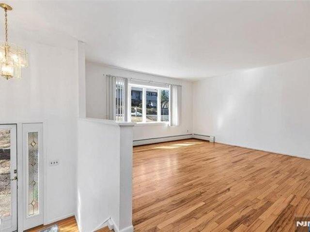 house with 3 bedroom, Ringwood NJ DLS101705845