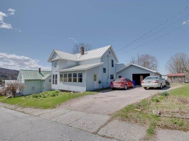 house with 3 bedroom, Richford VT DLS102215450