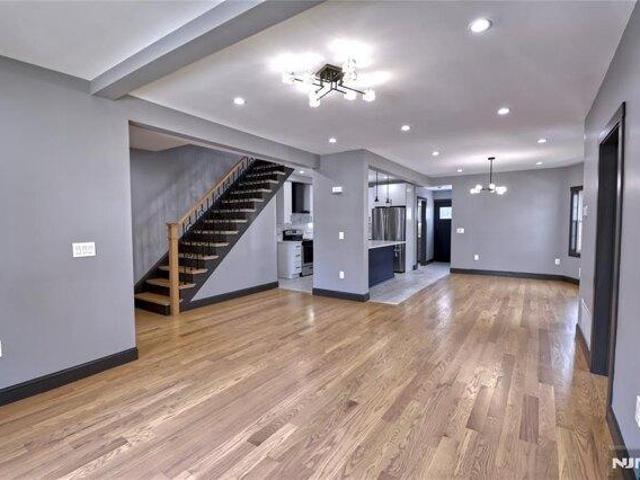 house with 3 bedroom, Ridgefield Park NJ ES103621872