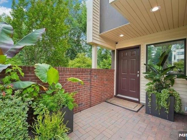 house with 3 bedroom, Ridgewood NJ ES104605898