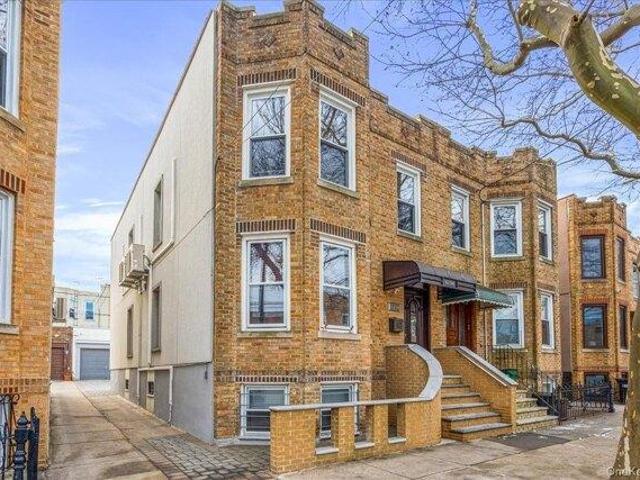 house with 3 bedroom, Ridgewood NY DLS100101941