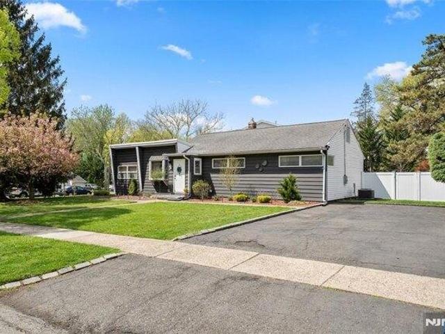 house with 3 bedroom, River Edge NJ DLS101798616