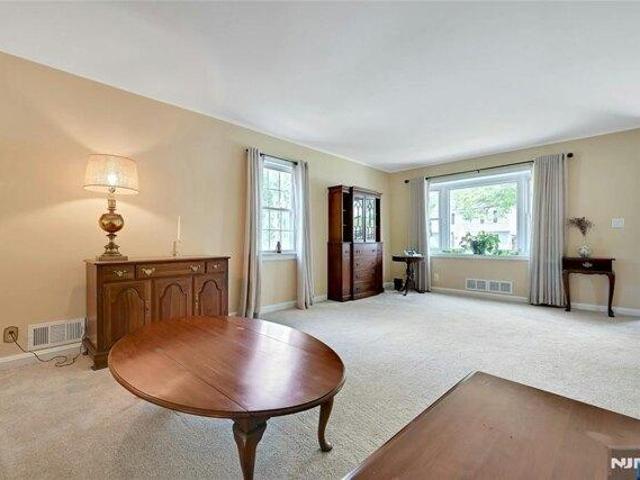 house with 3 bedroom, River Edge NJ ES104869633