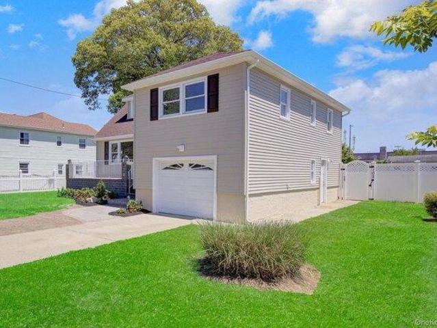 house with 3 bedroom, Roosevelt NY ES103621496