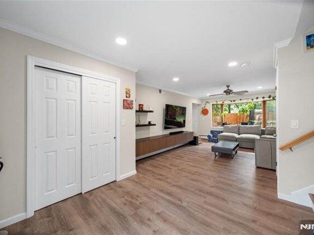 house with 3 bedroom, Rochelle Park NJ ES104831865