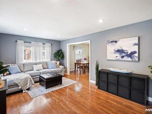 house with 3 bedroom, Rochelle Park NJ ES105156302