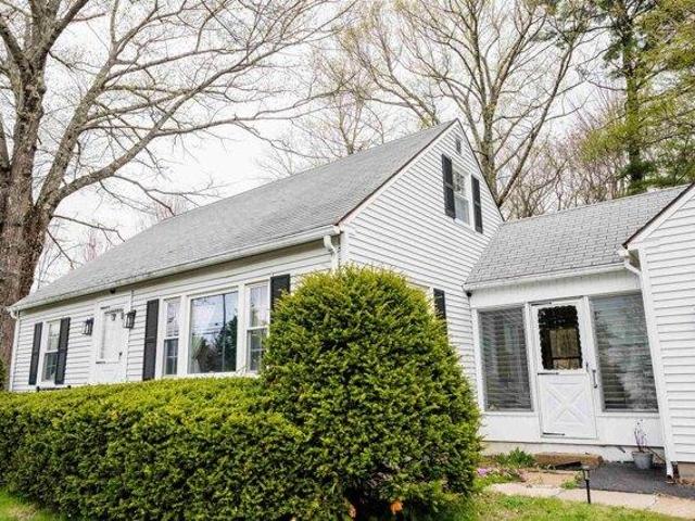 house with 3 bedroom, Rochester NH DLS103033620