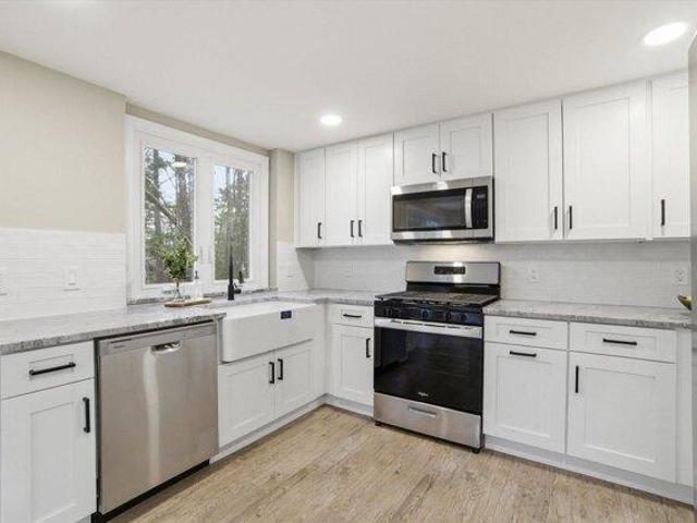house with 3 bedroom, Rochester NH DLS103072723