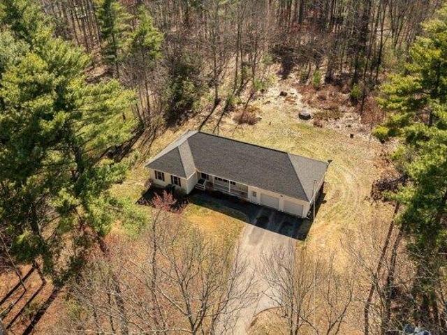 house with 3 bedroom, Rochester NH DS102632351