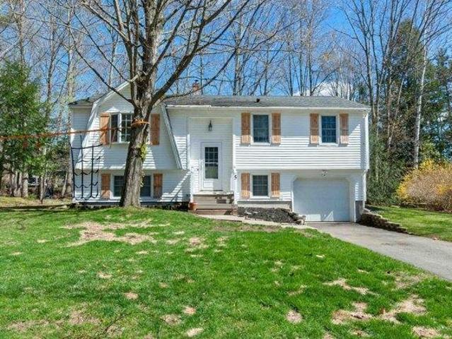 house with 3 bedroom, Rochester NH DS102343082