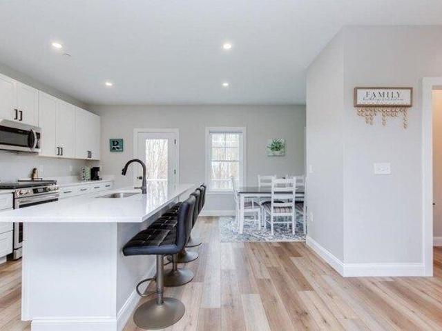 house with 3 bedroom, Rochester NH DS103034530