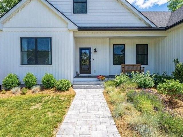 house with 3 bedroom, Rochester NH ES103932326