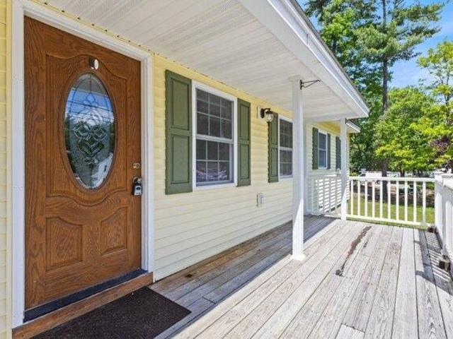house with 3 bedroom, Rochester NH ES103184727