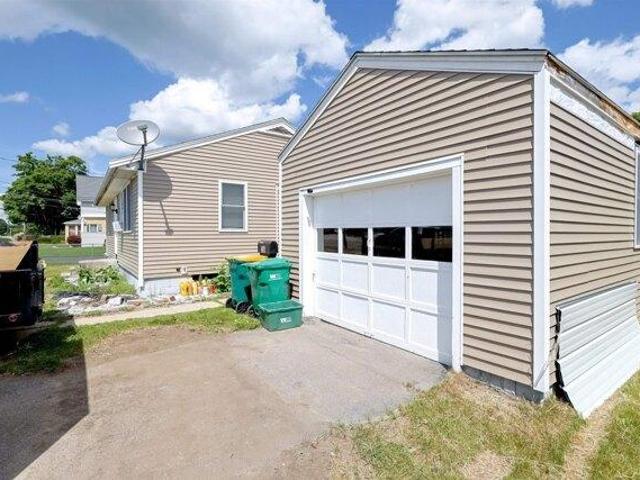 house with 3 bedroom, Rochester NH ES104514544